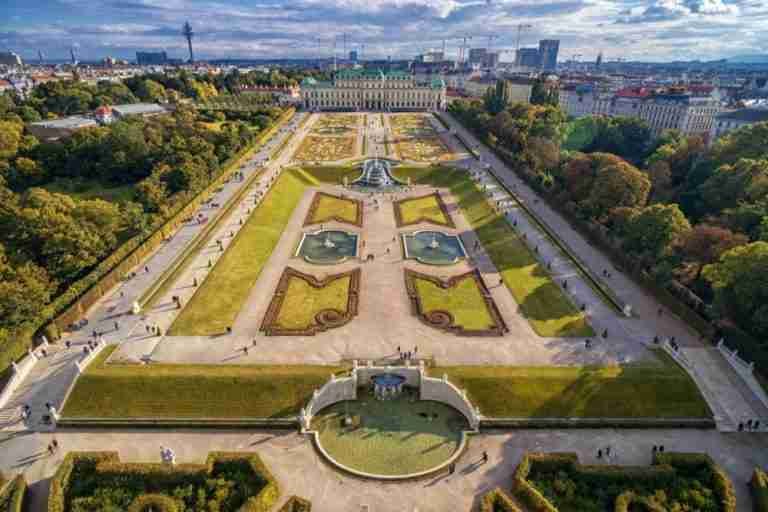 2026 Guide to Vienna’s 23 Districts: Where to Stay? [+ Map]