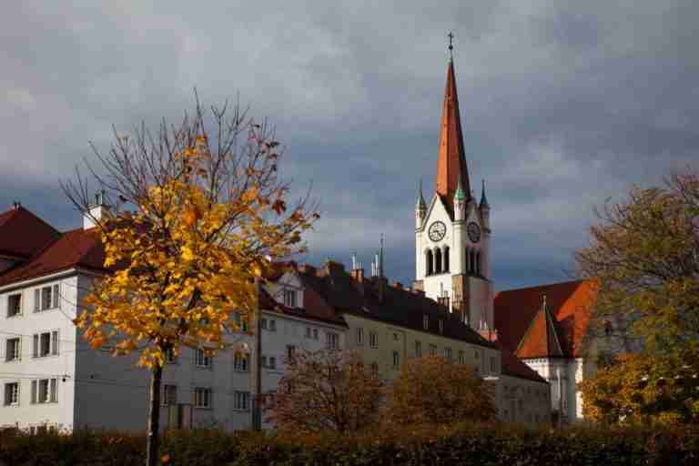 2024 Guide to Vienna’s 23 Districts: Where to Stay? [+ Map]